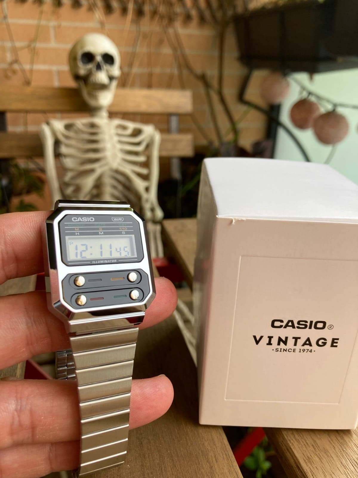 Casio A100 - La espectacular reedición de los F-100 - Opinión y análisis