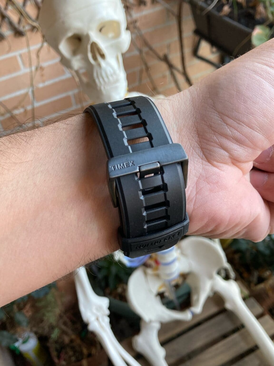 Timex Expedition Grid Shock TW4B02500 - Opinión y review: reloj enorme y