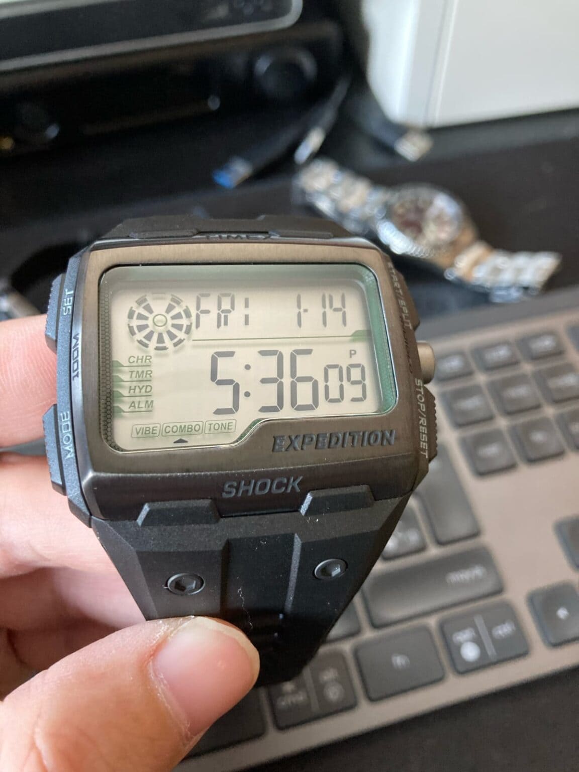 Timex Expedition Grid Shock TW4B02500 - Opinión y review: reloj enorme y