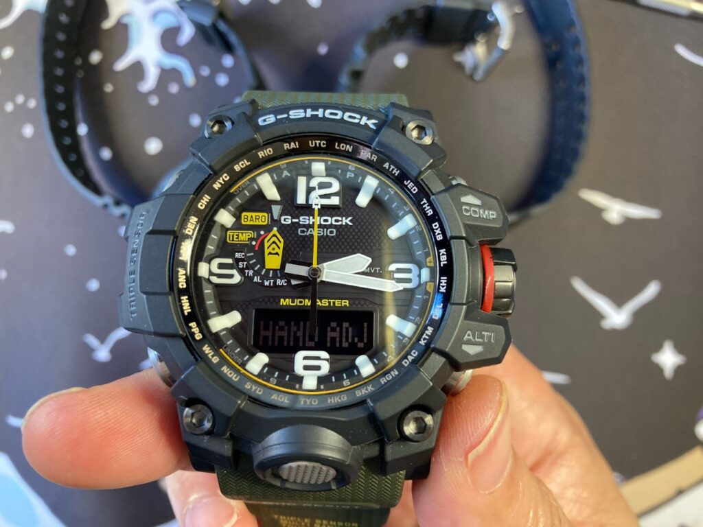 Cómo sincronizar la hora digital y analógica en relojes Casio G-Shock