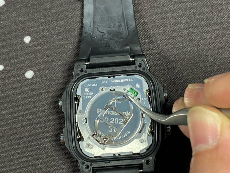 Cómo cambiar la pila a tu reloj Casio: Trucos, herramientas esenciales y
