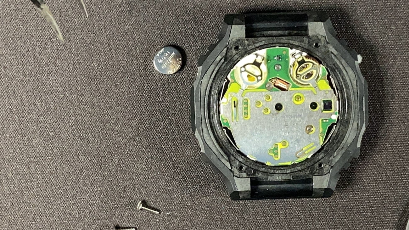 Cómo cambiar la pila del reloj Casio G-Shock GA-2100